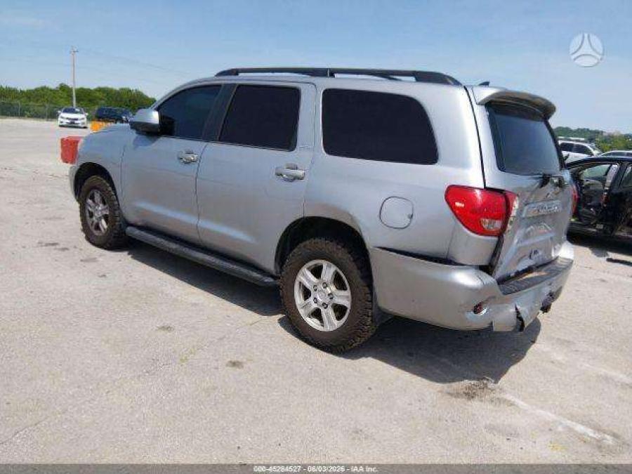 Grey Toyota Sequoia 2017 in Klaipeda, with an engine capacity of 5.70 L and mileage of 317 thousand km for 9300 €, photo 9 on AUTOMOTO.COM.LV