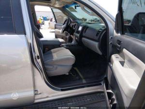 Grey Toyota Sequoia 2017 in Klaipeda, with an engine capacity of 5.70 L and mileage of 317 thousand km for 9300 €, photo 17 on AUTOMOTO.COM.LV