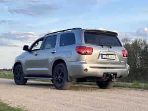 Grey Toyota Sequoia 2010 in Vilnius, with an engine capacity of 5.70 L and mileage of 171 thousand km for 14000 €, photo 4 on AUTOMOTO.COM.LV