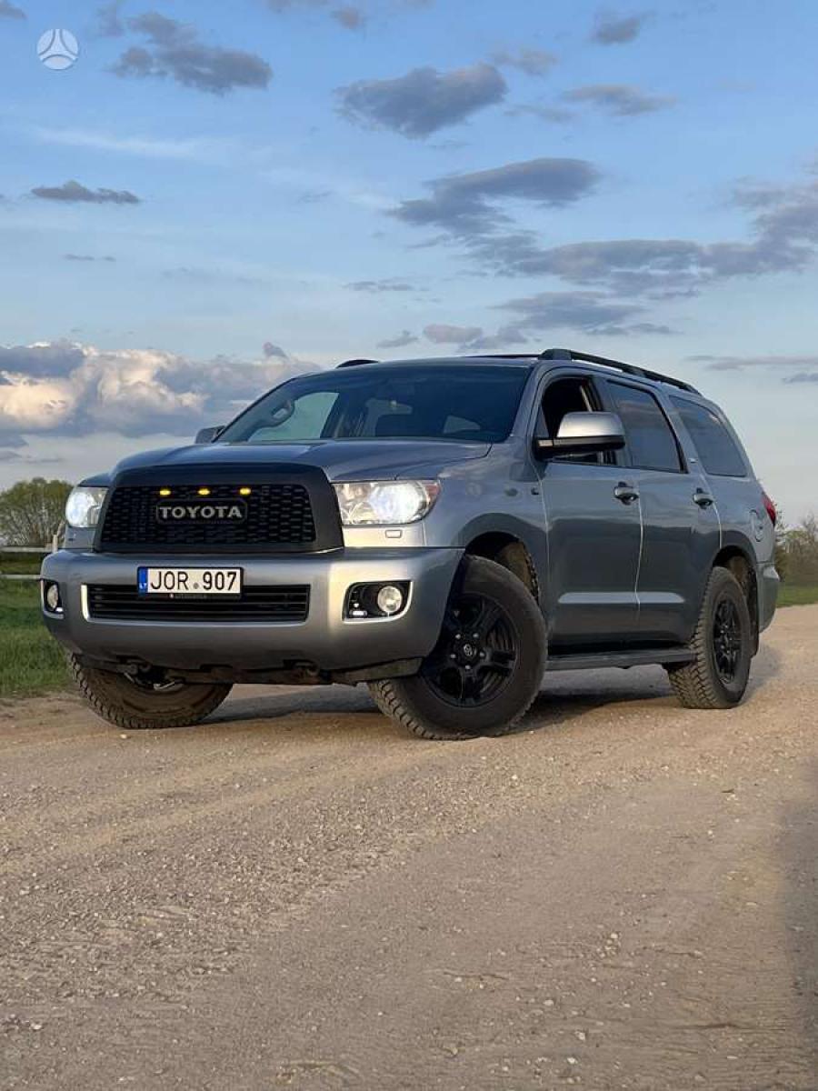Grey Toyota Sequoia 2010 in Vilnius, with an engine capacity of 5.70 L and mileage of 171 thousand km for 14000 €, photo 6 on AUTOMOTO.COM.LV