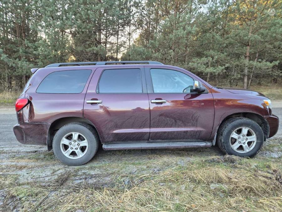 Sarkans Toyota Sequoia 2008 Kauņa, ar dzinēja tilpumu 5.66 L un nobraukumu 249 tūkst. km par 13000 €, foto 2 vietnē AUTOMOTO.COM.LV