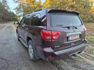 Sarkans Toyota Sequoia 2008 Kauņa, ar dzinēja tilpumu 5.66 L un nobraukumu 249 tūkst. km par 13000 €, foto 5 vietnē AUTOMOTO.COM.LV