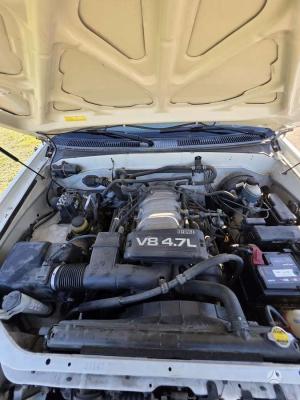 White Toyota Sequoia 2003 in Vilnius, with an engine capacity of 4.66 L and mileage of 270 thousand km for 9500 €, photo 40 on AUTOMOTO.COM.LV