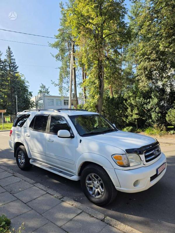 White Toyota Sequoia 2003 in Vilnius, with an engine capacity of 4.66 L and mileage of 270 thousand km for 9500 €, photo 6 on AUTOMOTO.COM.LV