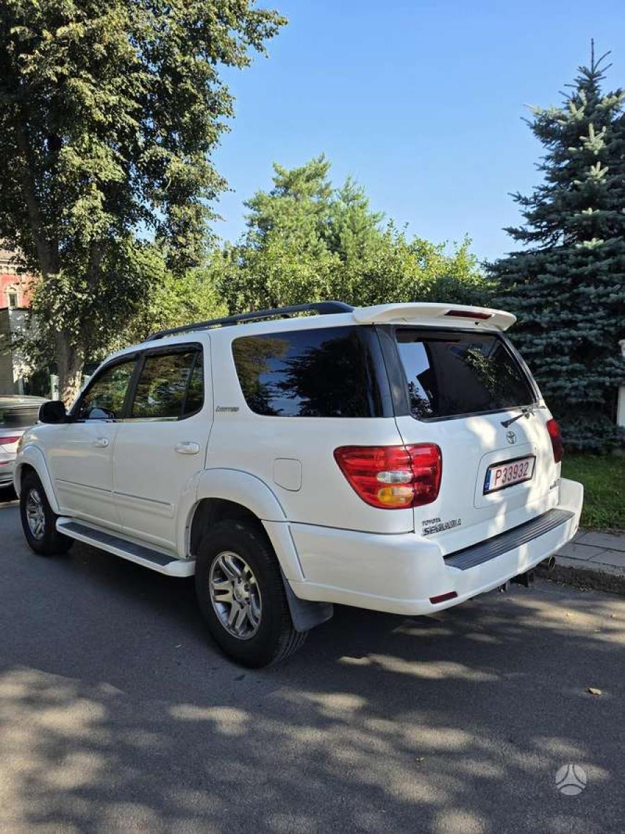 White Toyota Sequoia 2003 in Vilnius, with an engine capacity of 4.66 L and mileage of 270 thousand km for 9500 €, photo 9 on AUTOMOTO.COM.LV