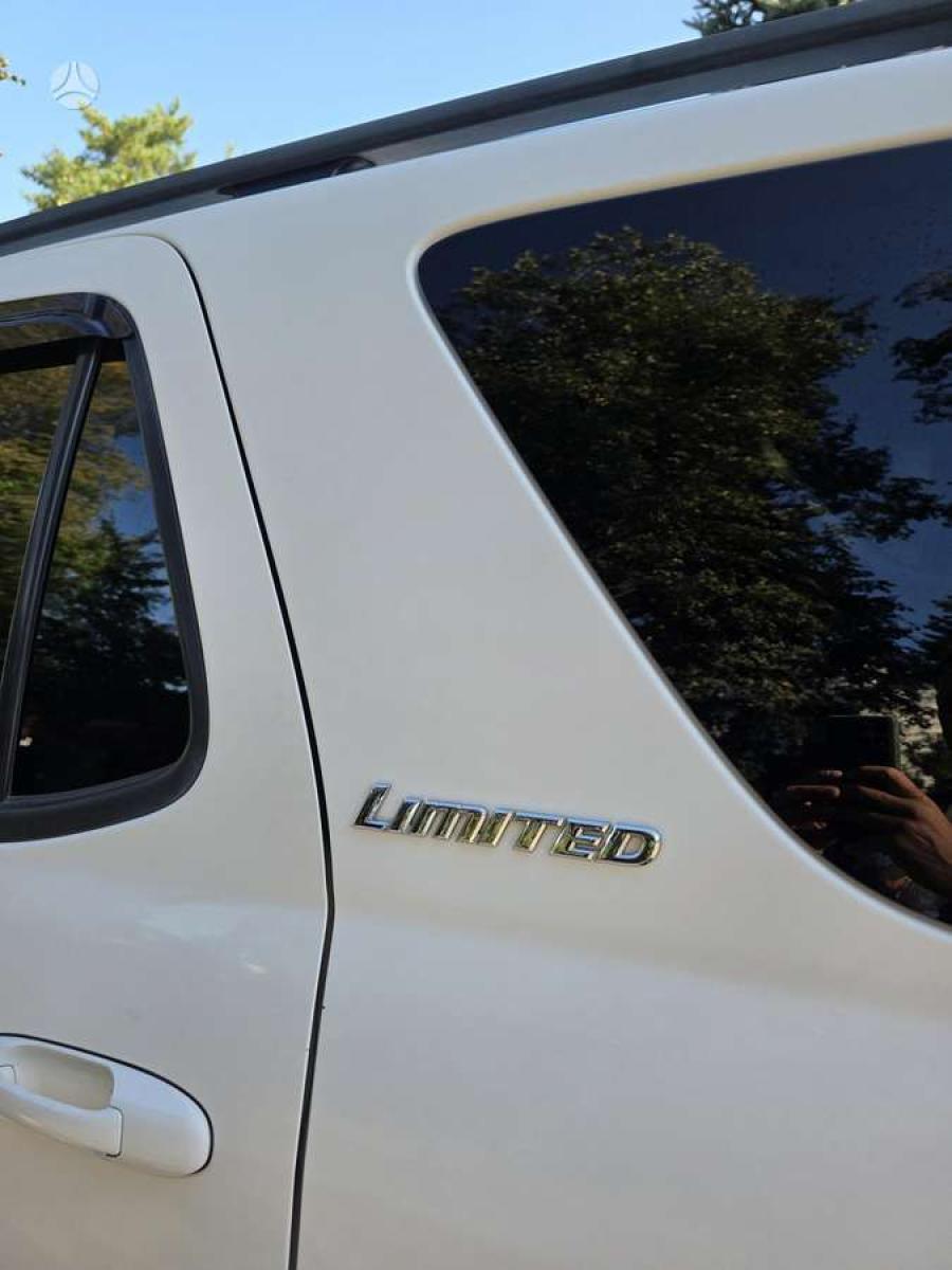 White Toyota Sequoia 2003 in Vilnius, with an engine capacity of 4.66 L and mileage of 270 thousand km for 9500 €, photo 13 on AUTOMOTO.COM.LV