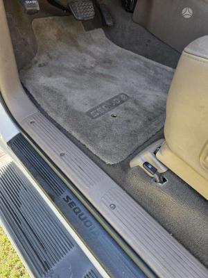 White Toyota Sequoia 2003 in Vilnius, with an engine capacity of 4.66 L and mileage of 270 thousand km for 9500 €, photo 62 on AUTOMOTO.COM.LV
