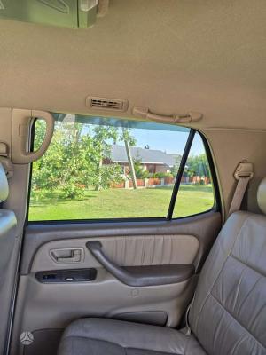 White Toyota Sequoia 2003 in Vilnius, with an engine capacity of 4.66 L and mileage of 270 thousand km for 9500 €, photo 25 on AUTOMOTO.COM.LV