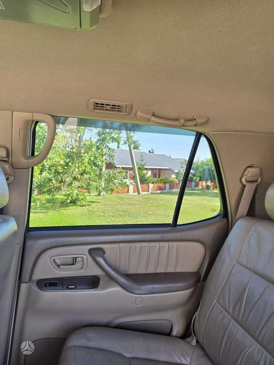 White Toyota Sequoia 2003 in Vilnius, with an engine capacity of 4.66 L and mileage of 270 thousand km for 9500 €, photo 25 on AUTOMOTO.COM.LV