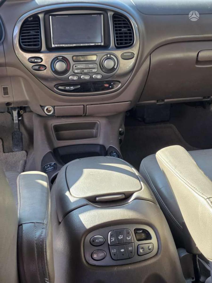 White Toyota Sequoia 2003 in Vilnius, with an engine capacity of 4.66 L and mileage of 270 thousand km for 9500 €, photo 49 on AUTOMOTO.COM.LV