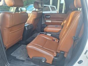 White Toyota Sequoia 2008 in Klaipeda, with an engine capacity of 5.70 L and mileage of 275 thousand km for 13500 €, photo 12 on AUTOMOTO.COM.LV