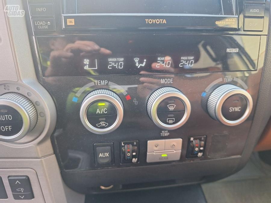 White Toyota Sequoia 2008 in Klaipeda, with an engine capacity of 5.70 L and mileage of 275 thousand km for 13500 €, photo 14 on AUTOMOTO.COM.LV