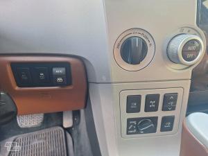 White Toyota Sequoia 2008 in Klaipeda, with an engine capacity of 5.70 L and mileage of 275 thousand km for 13500 €, photo 15 on AUTOMOTO.COM.LV