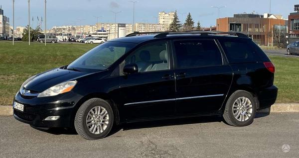 Black Toyota Sienna 2008 in Vilnius, with an engine capacity of 3.50 L and mileage of 212 thousand km for 7900 €, photo 2 on AUTOMOTO.COM.LV
