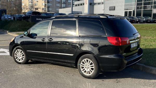 Black Toyota Sienna 2008 in Vilnius, with an engine capacity of 3.50 L and mileage of 212 thousand km for 7900 €, photo 4 on AUTOMOTO.COM.LV