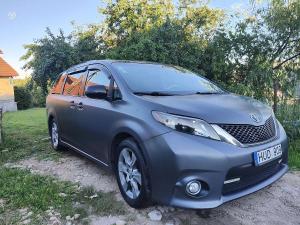 Black Toyota Sienna 2012 in Vilnius, with an engine capacity of 3.46 L and mileage of 164 thousand km for 12900 €, photo  on AUTOMOTO.COM.LV