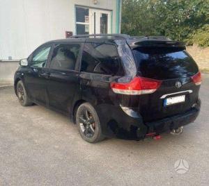 Melns Toyota Sienna 2012 Viļņa, ar dzinēja tilpumu 3.46 L un nobraukumu 365 tūkst. km par 10500 €, foto 5 vietnē AUTOMOTO.COM.LV