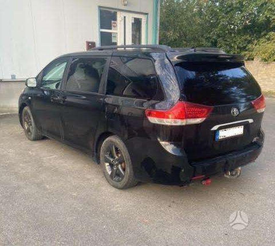 Melns Toyota Sienna 2012 Viļņa, ar dzinēja tilpumu 3.46 L un nobraukumu 365 tūkst. km par 10500 €, foto 5 vietnē AUTOMOTO.COM.LV