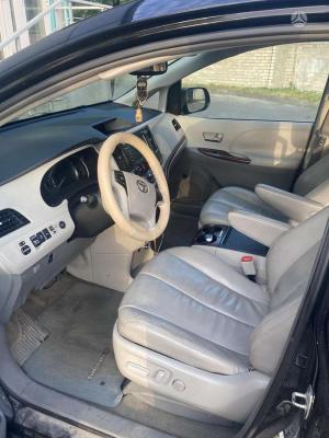 Melns Toyota Sienna 2012 Viļņa, ar dzinēja tilpumu 3.46 L un nobraukumu 365 tūkst. km par 10500 €, foto 7 vietnē AUTOMOTO.COM.LV