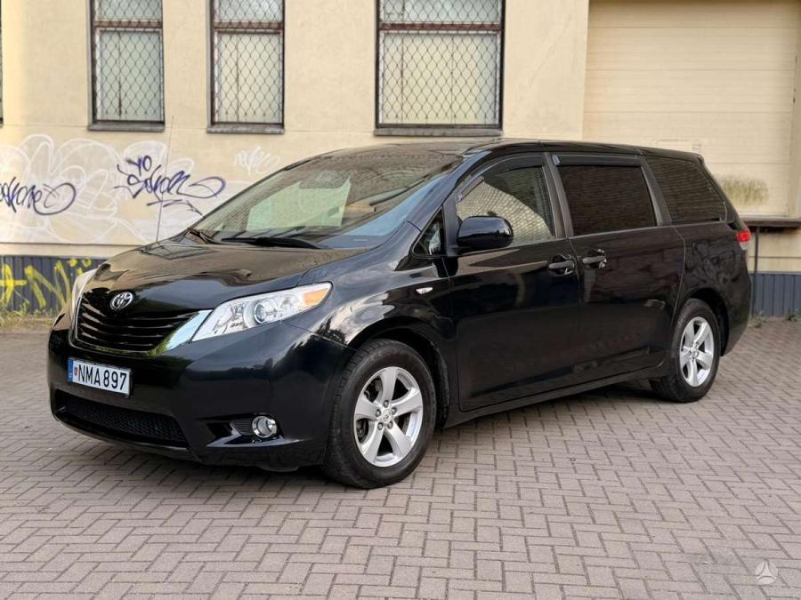 Black Toyota Sienna 2012 in Vilnius, with an engine capacity of 3.50 L and mileage of 268 thousand km for 9700 €, photo 1 on AUTOMOTO.COM.LV