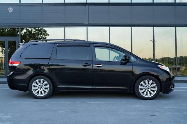 Black Toyota Sienna 2013 in Klaipeda, with an engine capacity of 3.46 L and mileage of 192 thousand km for 18000 €, photo 5 on AUTOMOTO.COM.LV