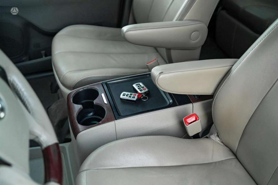Black Toyota Sienna 2013 in Klaipeda, with an engine capacity of 3.46 L and mileage of 192 thousand km for 18000 €, photo 19 on AUTOMOTO.COM.LV