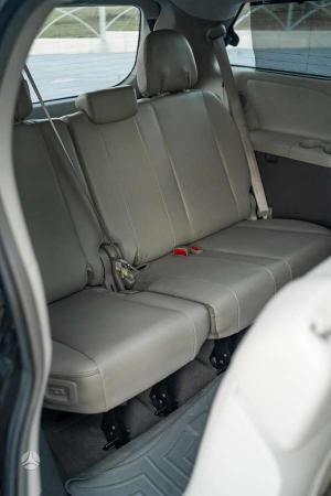 Black Toyota Sienna 2013 in Klaipeda, with an engine capacity of 3.46 L and mileage of 192 thousand km for 18000 €, photo 28 on AUTOMOTO.COM.LV