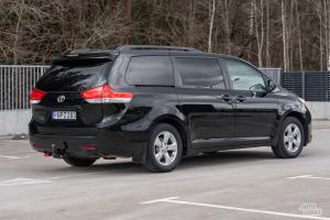 Melns Toyota Sienna 2014 Viļņa, ar dzinēja tilpumu 3.50 L un nobraukumu 235 tūkst. km par 13900 €, foto 5 vietnē AUTOMOTO.COM.LV