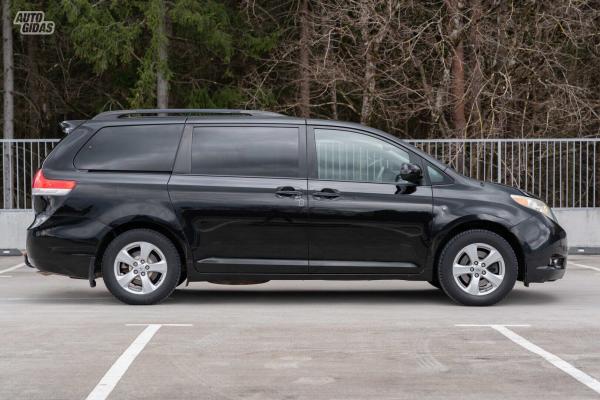 Melns Toyota Sienna 2014 Viļņa, ar dzinēja tilpumu 3.50 L un nobraukumu 235 tūkst. km par 13900 €, foto 10 vietnē AUTOMOTO.COM.LV