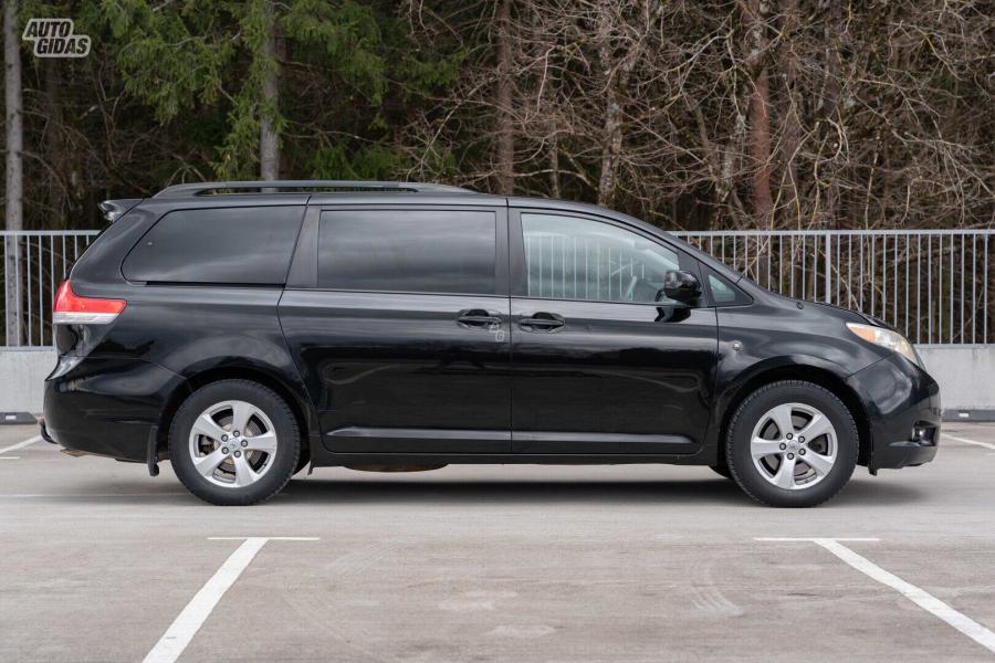Melns Toyota Sienna 2014 Viļņa, ar dzinēja tilpumu 3.50 L un nobraukumu 235 tūkst. km par 13900 €, foto 11 vietnē AUTOMOTO.COM.LV