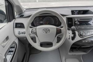 Melns Toyota Sienna 2014 Viļņa, ar dzinēja tilpumu 3.50 L un nobraukumu 235 tūkst. km par 13900 €, foto 15 vietnē AUTOMOTO.COM.LV