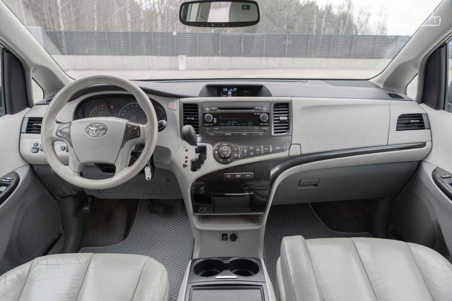 Melns Toyota Sienna 2014 Viļņa, ar dzinēja tilpumu 3.50 L un nobraukumu 235 tūkst. km par 13300 €, foto 5 vietnē AUTOMOTO.COM.LV
