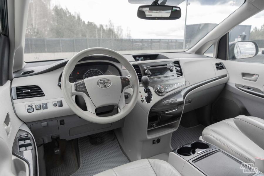 Melns Toyota Sienna 2014 Viļņa, ar dzinēja tilpumu 3.50 L un nobraukumu 235 tūkst. km par 13300 €, foto 17 vietnē AUTOMOTO.COM.LV