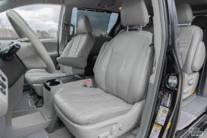 Melns Toyota Sienna 2014 Viļņa, ar dzinēja tilpumu 3.50 L un nobraukumu 235 tūkst. km par 13300 €, foto 18 vietnē AUTOMOTO.COM.LV