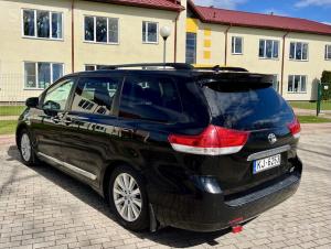 Melns Toyota Sienna 2014 Valmiera, ar dzinēja tilpumu 3.50 L un nobraukumu 170 tūkst. km par 12400 €, foto 4 vietnē AUTOMOTO.COM.LV