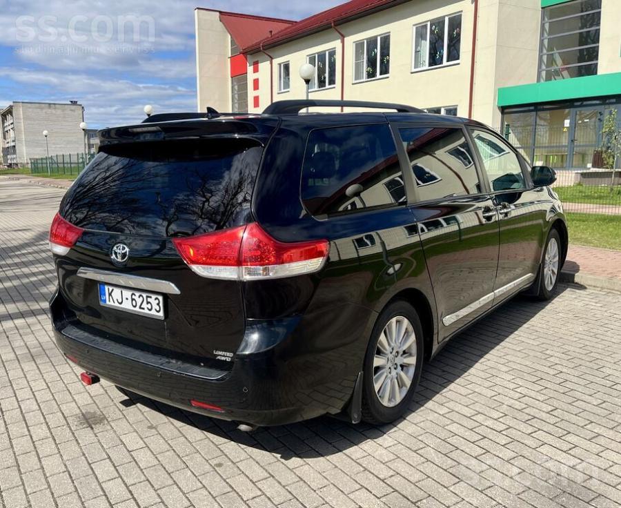 Melns Toyota Sienna 2014 Valmiera, ar dzinēja tilpumu 3.50 L un nobraukumu 170 tūkst. km par 12400 €, foto 5 vietnē AUTOMOTO.COM.LV