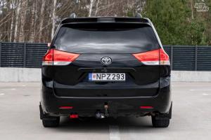 Black Toyota Sienna 2014 in Vilnius, with an engine capacity of 3.50 L and mileage of 235 thousand km for 13200 €, photo 6 on AUTOMOTO.COM.LV