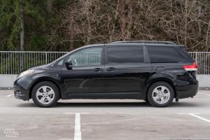 Black Toyota Sienna 2014 in Vilnius, with an engine capacity of 3.50 L and mileage of 235 thousand km for 13200 €, photo 7 on AUTOMOTO.COM.LV