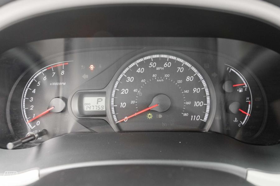 Black Toyota Sienna 2014 in Vilnius, with an engine capacity of 3.50 L and mileage of 235 thousand km for 13200 €, photo 13 on AUTOMOTO.COM.LV
