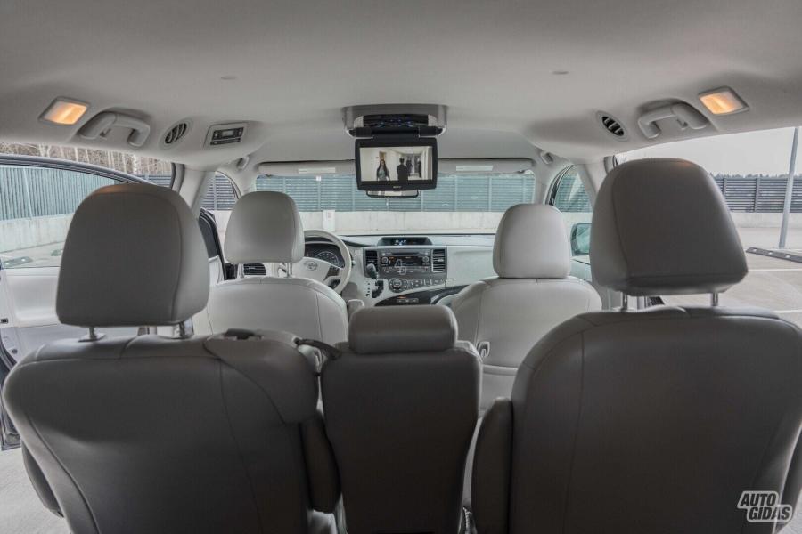 Black Toyota Sienna 2014 in Vilnius, with an engine capacity of 3.50 L and mileage of 235 thousand km for 13200 €, photo 18 on AUTOMOTO.COM.LV
