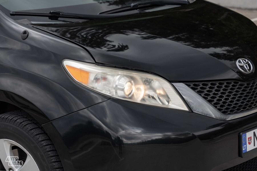 Black Toyota Sienna 2014 in Vilnius, with an engine capacity of 3.50 L and mileage of 235 thousand km for 13200 €, photo 20 on AUTOMOTO.COM.LV