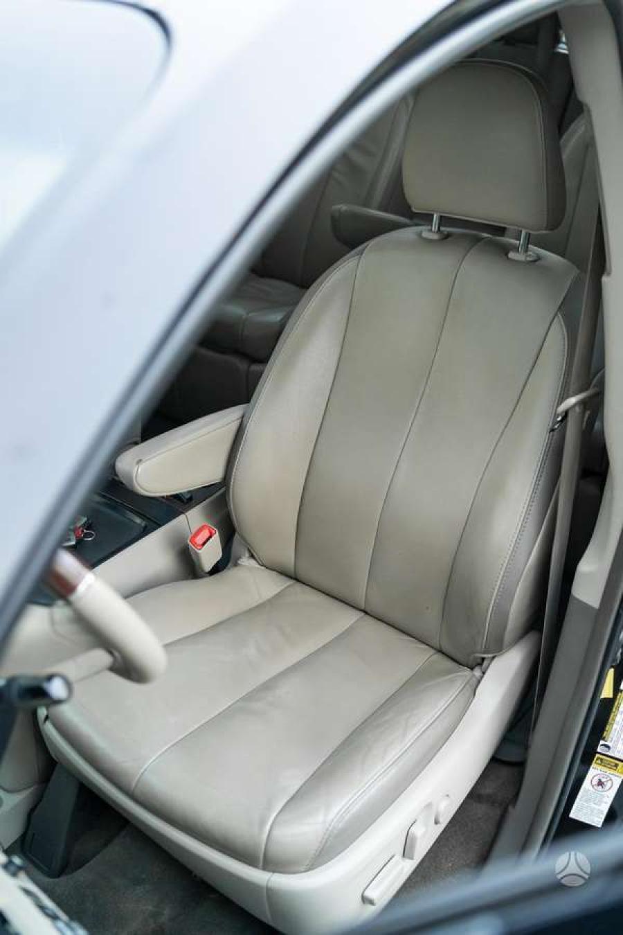 Melns Toyota Sienna 2016 Klaipėda, ar dzinēja tilpumu 3.46 L un nobraukumu 192 tūkst. km par 18000 €, foto 20 vietnē AUTOMOTO.COM.LV