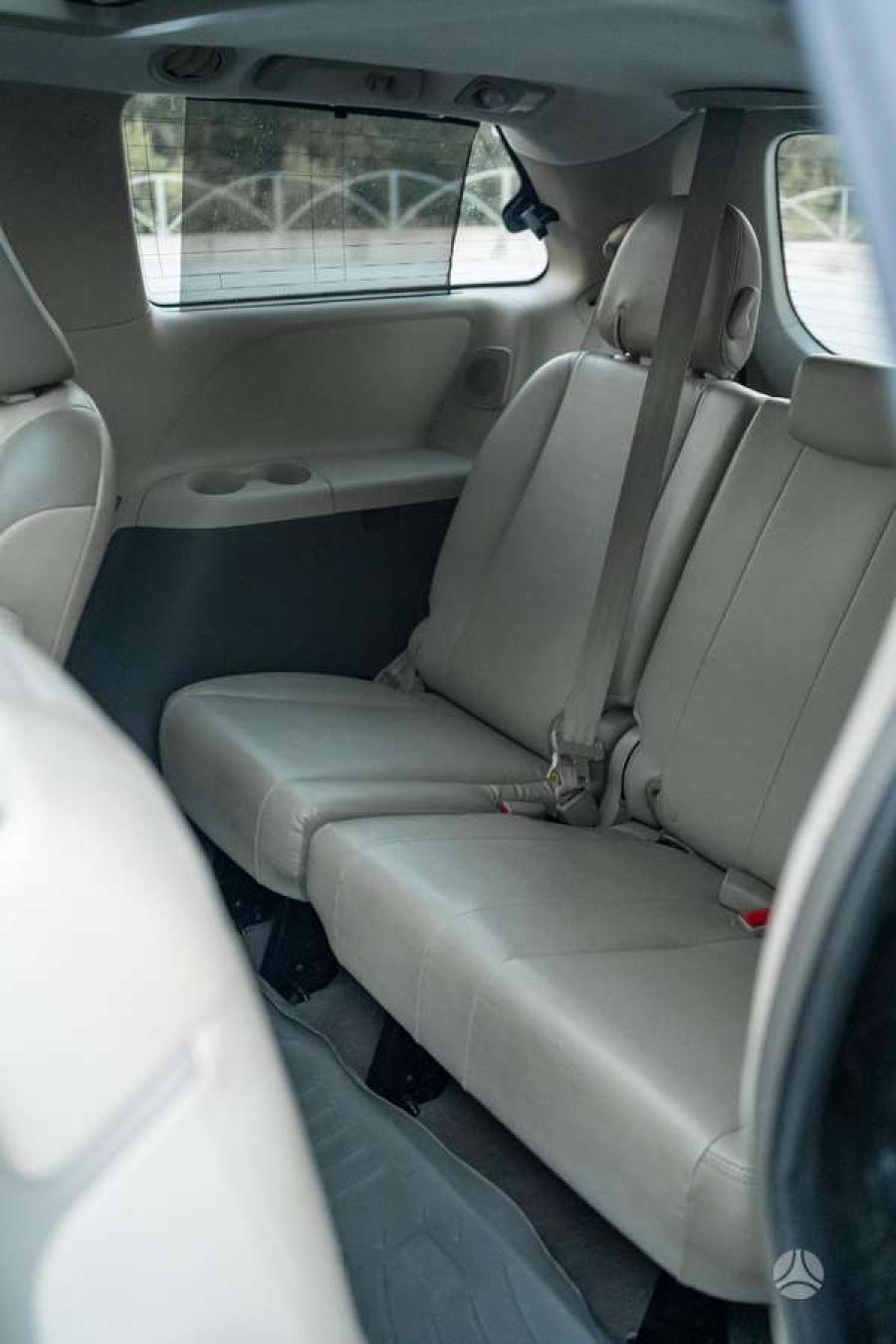 Melns Toyota Sienna 2016 Klaipėda, ar dzinēja tilpumu 3.46 L un nobraukumu 192 tūkst. km par 18000 €, foto 33 vietnē AUTOMOTO.COM.LV