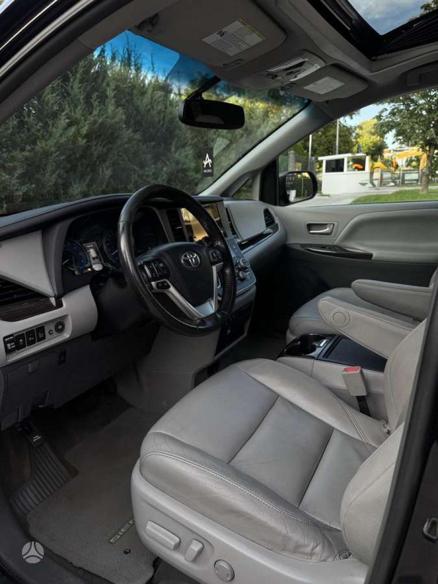 Melns Toyota Sienna 2016 Viļņa, ar dzinēja tilpumu 3.46 L un nobraukumu 228 tūkst. km par 13700 €, foto 8 vietnē AUTOMOTO.COM.LV