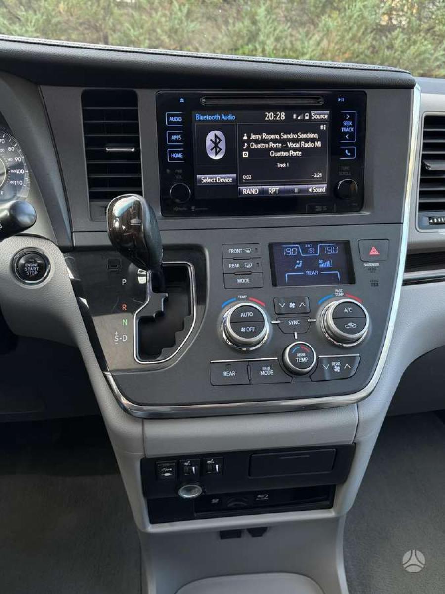 Melns Toyota Sienna 2016 Viļņa, ar dzinēja tilpumu 3.46 L un nobraukumu 228 tūkst. km par 13700 €, foto 10 vietnē AUTOMOTO.COM.LV