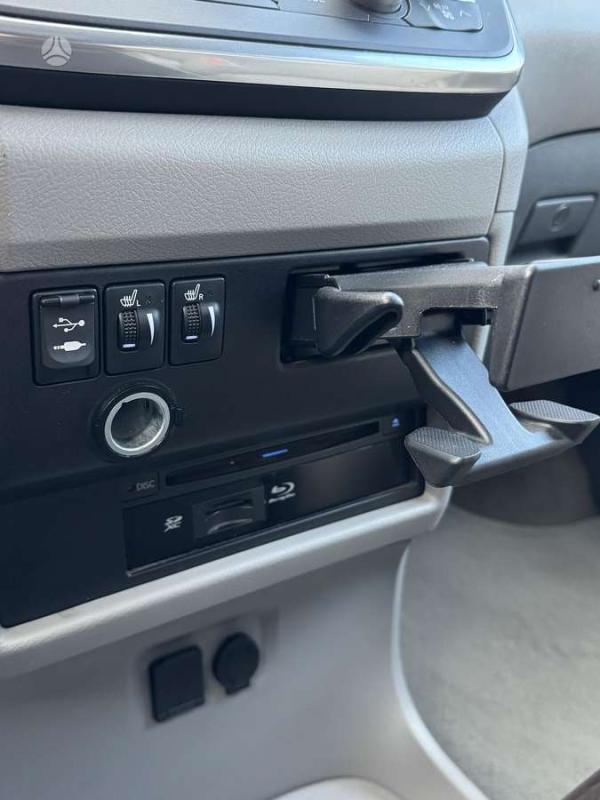 Melns Toyota Sienna 2016 Viļņa, ar dzinēja tilpumu 3.46 L un nobraukumu 228 tūkst. km par 13700 €, foto 10 vietnē AUTOMOTO.COM.LV