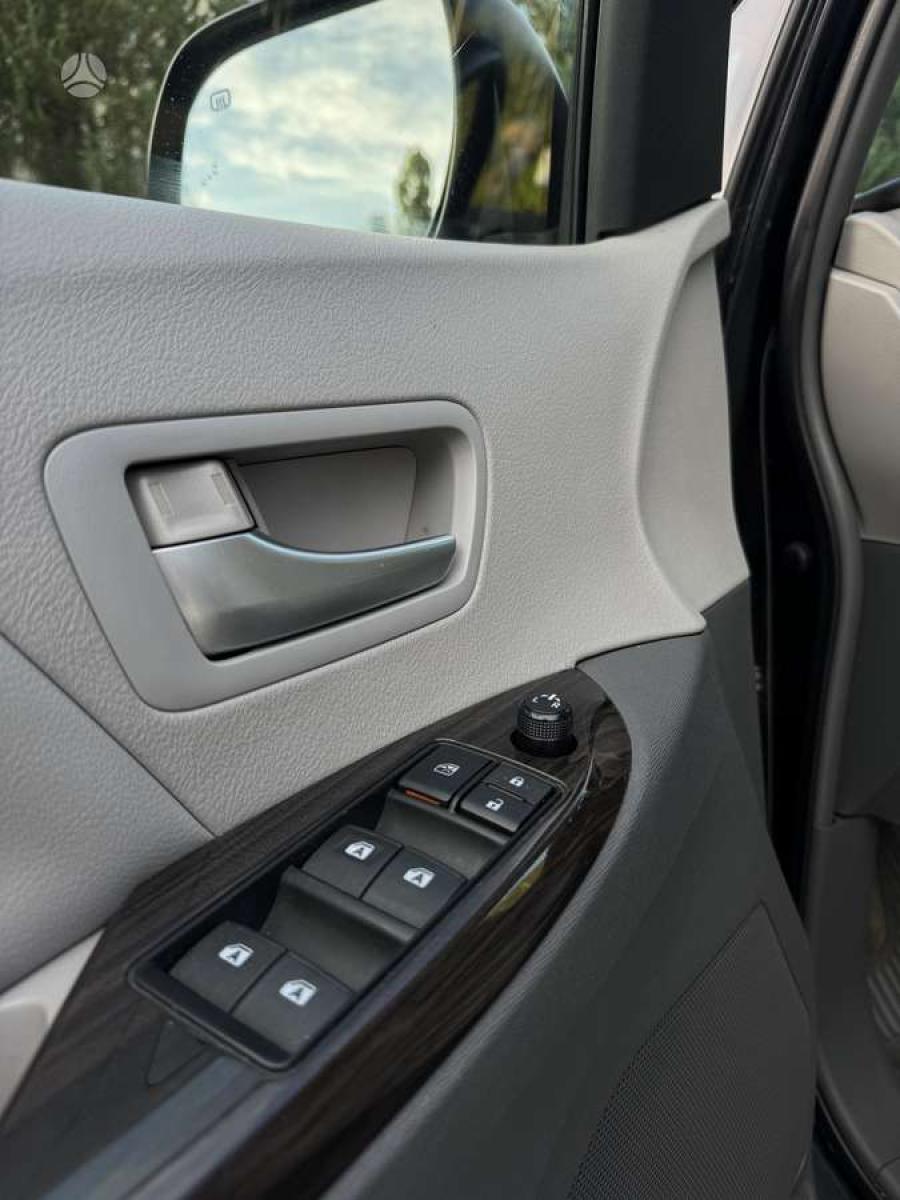 Melns Toyota Sienna 2016 Viļņa, ar dzinēja tilpumu 3.46 L un nobraukumu 228 tūkst. km par 13700 €, foto 12 vietnē AUTOMOTO.COM.LV