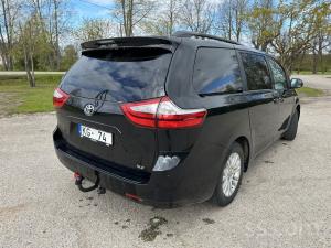 Melns Toyota Sienna 2017 Saldus, ar dzinēja tilpumu 3.50 L un nobraukumu 95 tūkst. km par 19590 €, foto 3 vietnē AUTOMOTO.COM.LV