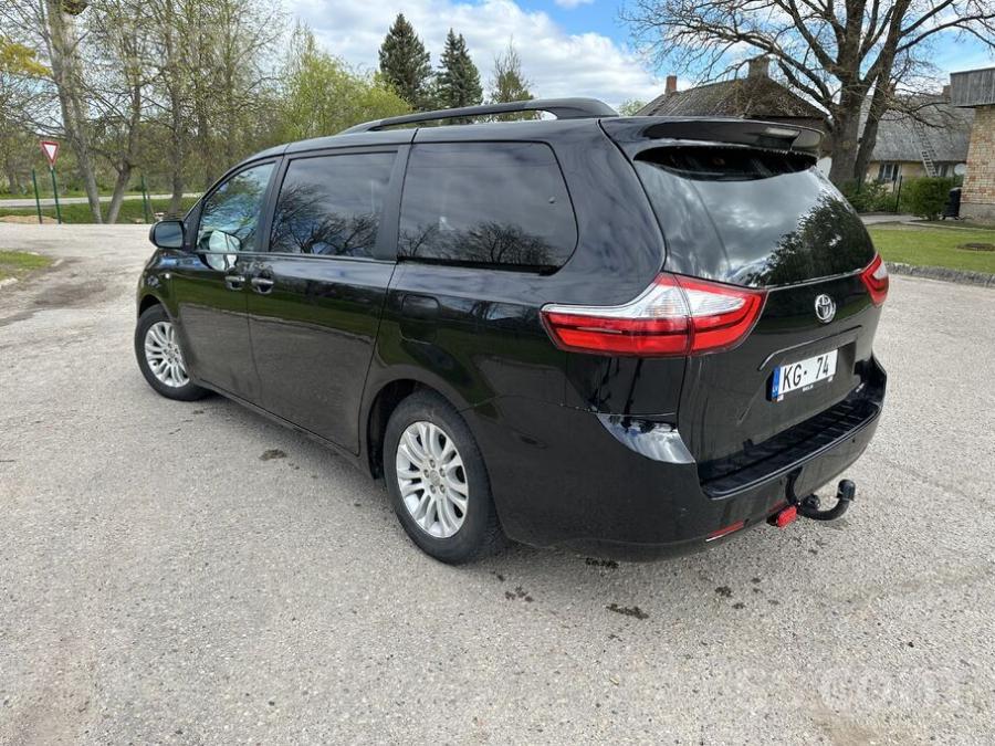Melns Toyota Sienna 2017 Saldus, ar dzinēja tilpumu 3.50 L un nobraukumu 95 tūkst. km par 19590 €, foto 4 vietnē AUTOMOTO.COM.LV