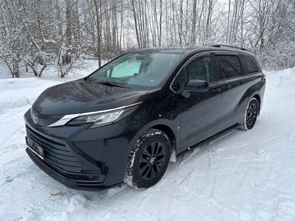 Melns Toyota Sienna 2022 Viļņa, ar dzinēja tilpumu 2.50 L un nobraukumu 305 tūkst. km par 29500 €, foto 1 vietnē AUTOMOTO.COM.LV